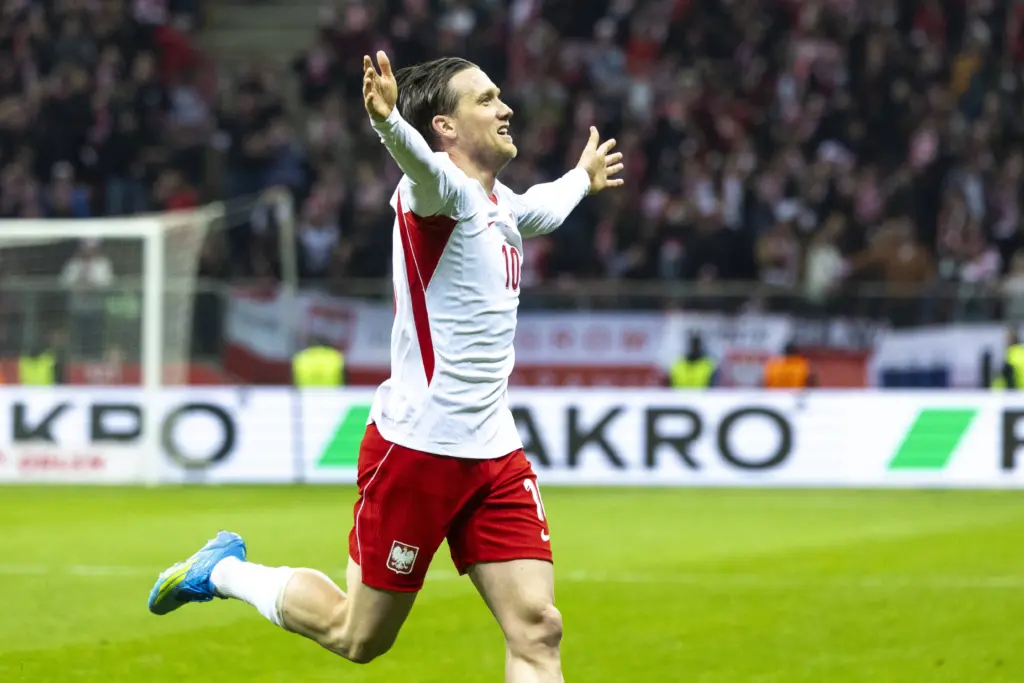 Piotr Zielinski's Thunderous Effort Sends Poland To The 2026 World Cup ...